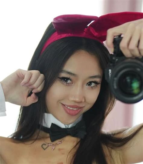 Anna Feschenko Queenfesch6 Age The Daily Biography Facebook