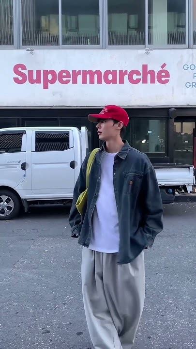 남자 코디 트렌디한 무드의 레더 패치 빈티지 데님 워크 셔츠 남자셔츠 남자코디 가을셔츠 가을코디 셔츠추천 데님셔츠 빈티지 스트릿 캐쥬얼 남자쇼핑몰