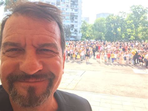 Отново на училище Откриваме учебната година в 15 то средно училище “Адам Мицкевич” в квартал