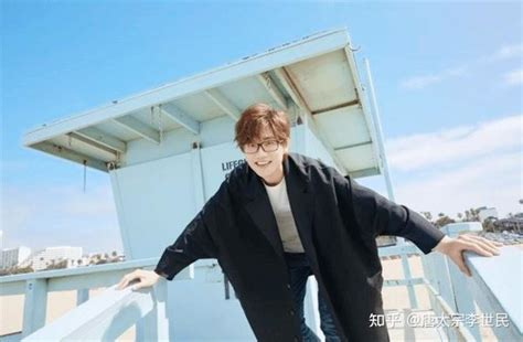 名场面！许嵩综艺首秀尬舞？我们的嵩皇有被惊喜到！ 知乎