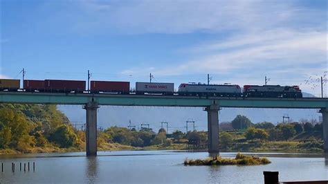 기관차 두 대가 끄는 컨테이너 화물열차 Youtube