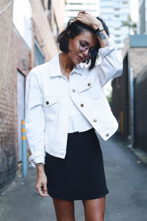 What To Wear With White Denim Jacket Female Tranet Biologia