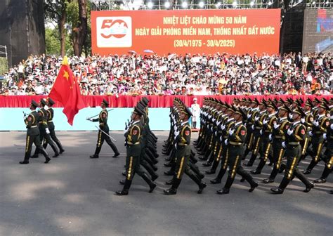 Вьетнам улс Вьетнамын дайн дууссаны 50 жилийн ойг тэмдэглэж байна