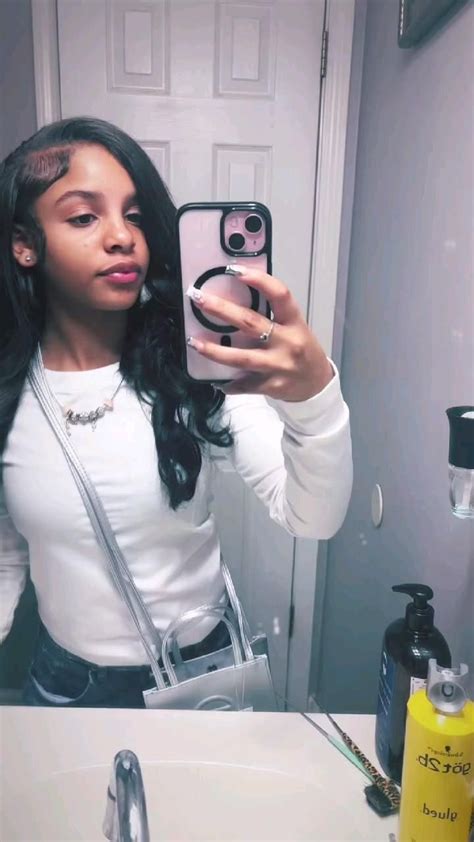 Pin By Tenika Hines On Keyonna Mirror Selfie Poses Face Pretty Dark