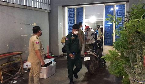 សមត្ថកិច្ចបង្ក្រាបទីតាំងម៉ាស្សាឃាត់មនុស្ស៧នាក់ខណៈថៅកែគេចខ្លួនបាត់ នគរដ្រេហ្គន