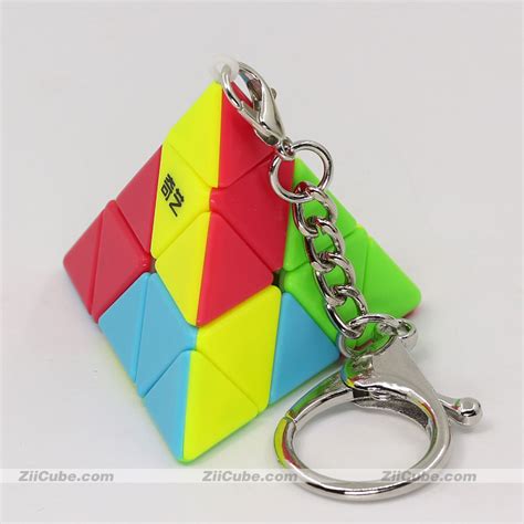 Qiyi Keychain Mini Pyraminx 33mm []