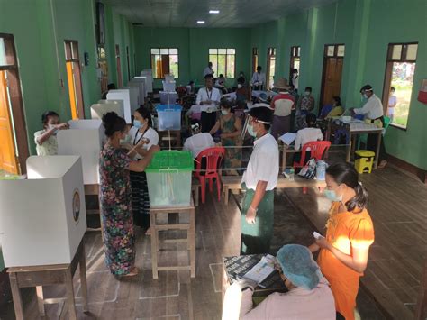 ငရုတ်ကောင်းမြို့ရှိ မဲရုံများတွင် မဲဆန္ဒရှင်ပြည်သူများ ဆန္ဒမဲများ လာရောက်ပေး Information And