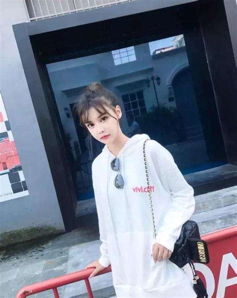 快手中最美的5位网红女神，炫迈妹儿第二，虫不听上榜，第一最美 搜狐