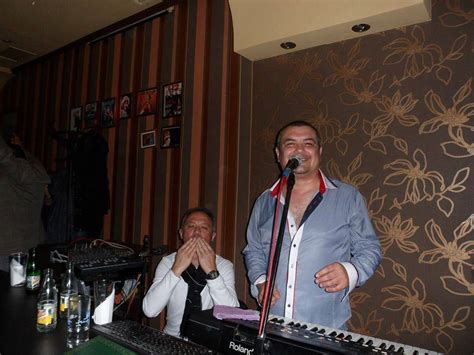 Piano Bar And Karaoke Дами и господа кувертите са вече разпечатани и са при нас Всички Вие