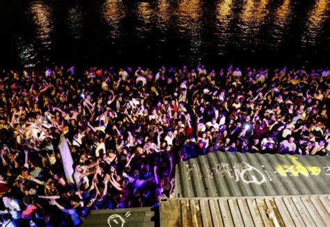 앗 따가” 축제 중 젊은 여성만 노린 주삿바늘 테러프랑스 발칵 문화일보