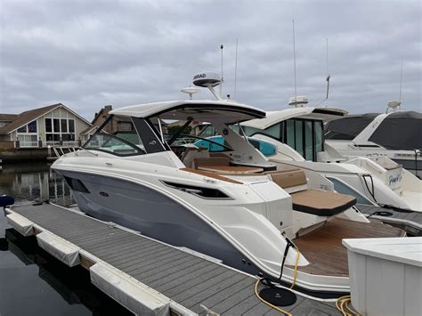 2022 Sea Ray 320 Sundancer Express Cruiser For Sale Yachtworld