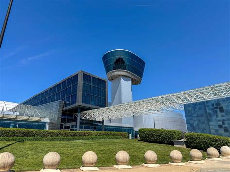 Why You Should Go To The Udvar Hazy Air And Space Museum Not Bored In Dc