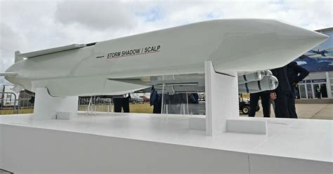 우크라 영국 스톰섀도로 러 본토 공격…미국은 대인지뢰 지원