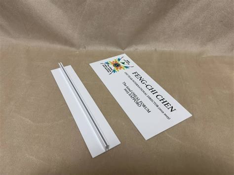 【製作事例】ホテルでの会合用のオリジナル机上札に、嬉しいひと工夫！ 札幌のプラスチック加工・オーダーメイド制作 株式会社アイドウ