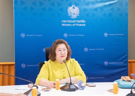 นางสาวสภัท สำนักงานเศรษฐกิจการคลัง Fiscal Policy Office