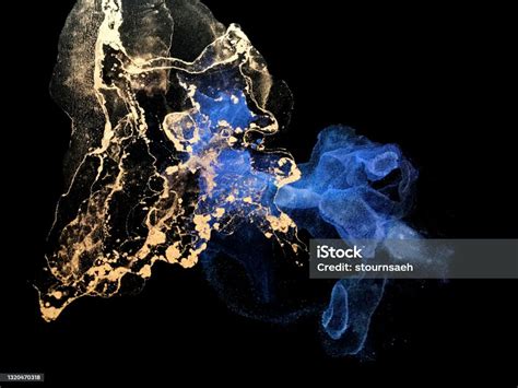 검은 배경에 황금과 파란색 페인트 유체 예술 성운 은하 반짝 추상회화 돌 질감 0명에 대한 스톡 사진 및 기타 이미지 0명 검은색 공예 Istock