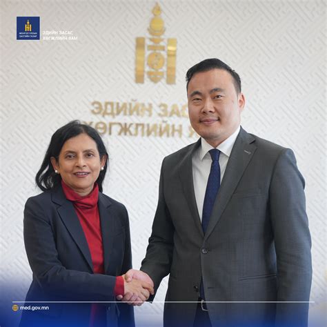 ТӨРИЙН НАРИЙН БИЧГИЙН ДАРГА И БАТХҮҮ ОУВС ЫН АЖЛЫН ХЭСГИЙН ТӨЛӨӨЛӨГЧДИЙГ ХҮЛЭЭН АВЧ УУЛЗЛАА