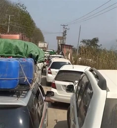 ချင်းရွှေဟော် နယ်စပ်လမ်းကြောင်း ယာဥ်ကြောပိတ်ဆို့မှု နေ့စဥ်နီးပါး ရှိနေ သျှမ်းသံတော်ဆင့်