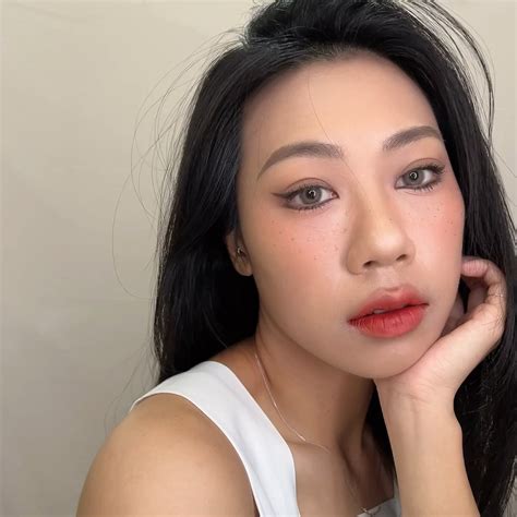 奇怪怎麼每次想畫純慾妝🍑都會變輕泰妝的感覺😅 ｜ Popo筆記
