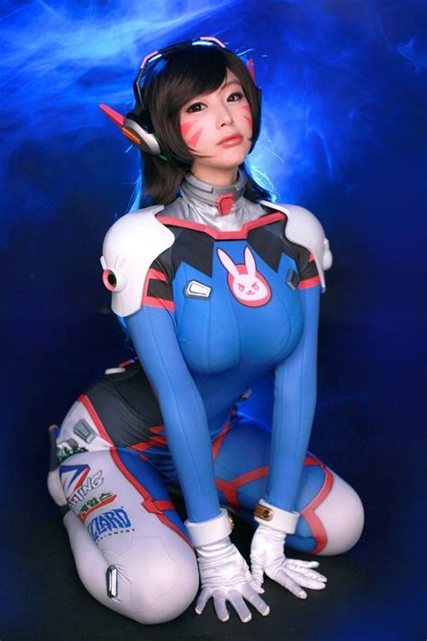 D Va Cosplay By Aza Miyuko Cosplayer Read More At The Outerhaven Overwatch D Va Cosplay By
