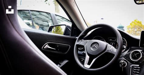 빈 검은색 메르세데스 벤츠 스티어링 휠 사진 Unsplash의 무료 자동차 이미지