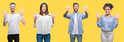 그룹 사람 여자와 남자의 콜라주 화려한 노란색 고립 된 배경 표시 및 손가락 숫자 10으로 지적 자신감과 행복 웃는 동안 가리키기에 대한 스톡 사진 및 기타 이미지 Istock