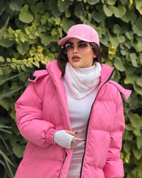 ‎نیلوفر رشیدی🤍‎ 🩷🌸 Instagram