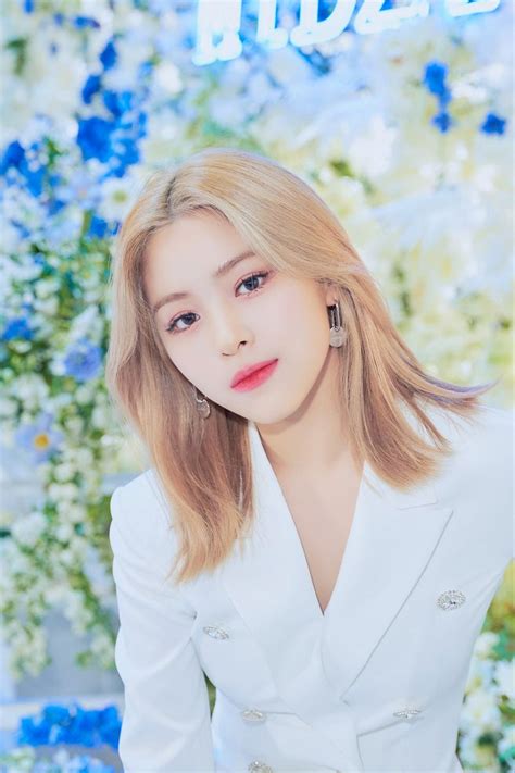 💌 💬 On Twitter Itzy Kpop Girls Korean Girl