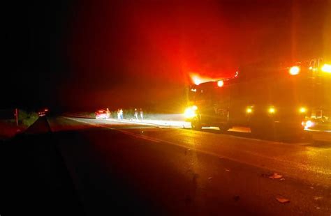 Homem De 33 Anos Morre Em Acidente Entre Caminhão E Carro Na Br 365 Em