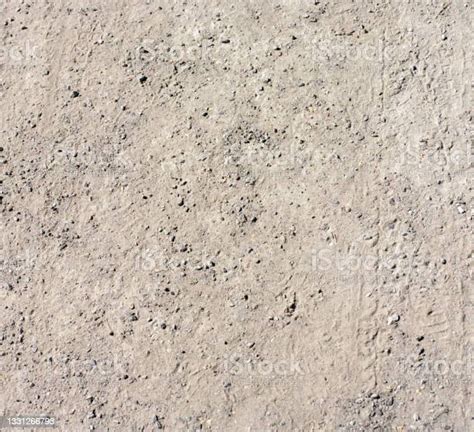 건조한 화창한 여름날에 공원의 길에 있는 작은 모래와 자갈 0명에 대한 스톡 사진 및 기타 이미지 0명 건조한 낮 Istock