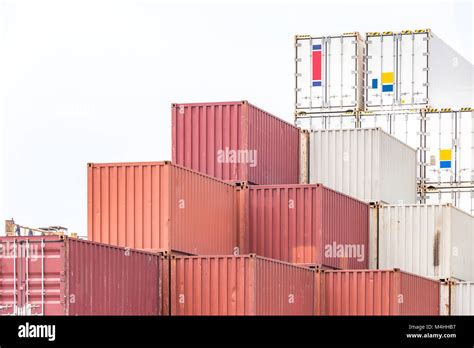 Containers Stack Hi Res Stock Photography And Images Alamy