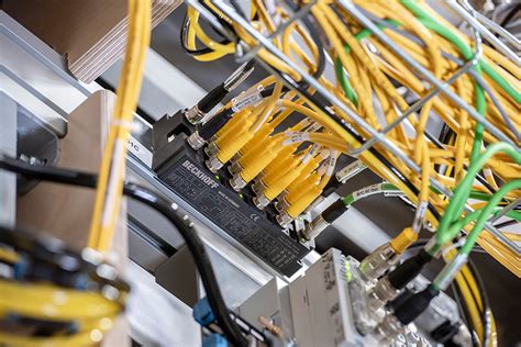 Why Consider Decentralized Networks Warehouse Automation