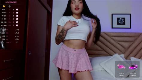 女性柔软的呻吟 Asmr 阴蒂中的振动