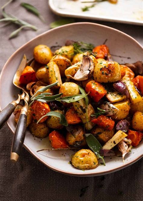 Green Vegetables Name List Of Vegetables Veggies Roasted Vegetables