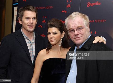 Philip Seymour Hoffman Tomei Photos And Premium High Res Pictures