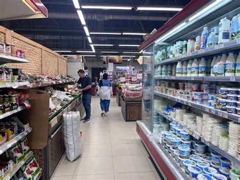 Зашли в супермаркет Узбекистана Такого у нас не продают Цены меня удивили ТРИ ПОКОЛЕНИЯ Дзен