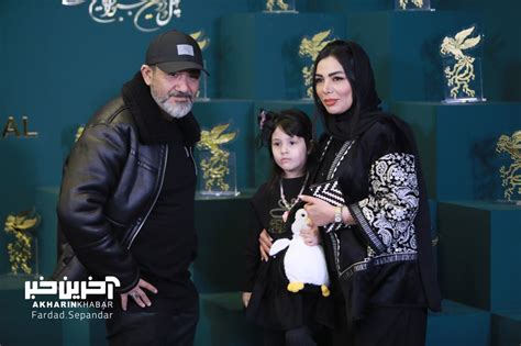 مهران غفوریان به همراه همسر و فرزندش در کاخ جشنواره عکس