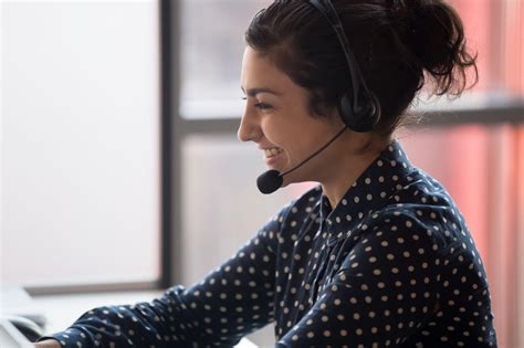 How Your Business Should Answer The Phone Answer Mti