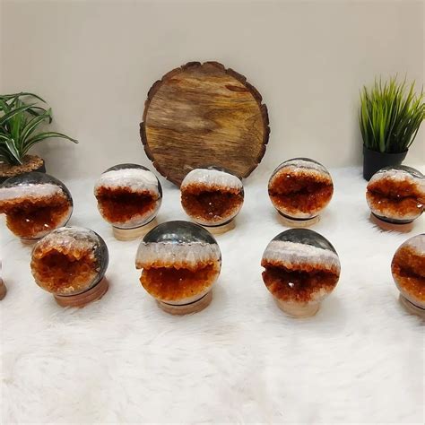 Yellow Round Citrine Geodes Clusters For Standing Cluster 200 Gms To 2kg At Best Price In Mumbai