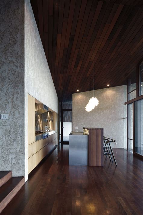 Angular Roof Covers Clifftop Home In Maui By Dekleva Gregorič Arhitekti