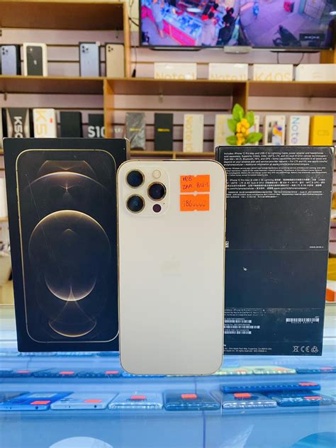 Soldout ဖုန်းတစ်လုံး စျေးနှစ်မျိူးနဲ့ပါ နော်😍 Battery 84 1860000 Ks Battery 100 1960000 Ks