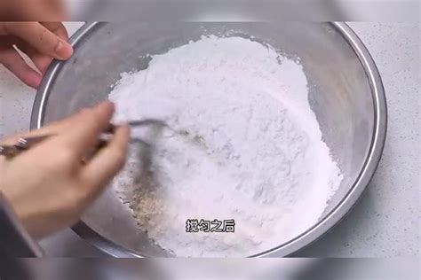 陕西油泼面的家常做法爽滑筋道香辣解馋太香了