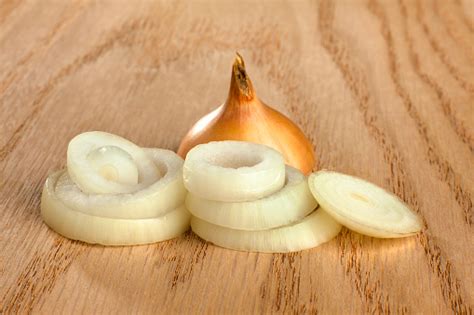 썬 양파형 On 목재 배경 클로즈업 3d 애니메이션 0명에 대한 스톡 사진 및 기타 이미지 0명 가정 주방 가정의 방 Istock