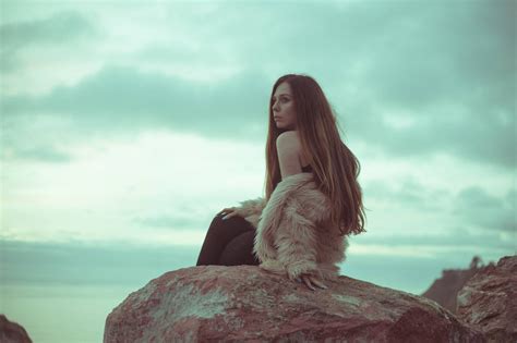 Kat Alyst The Creator Of A Magical Art To Make The World Hypnotize