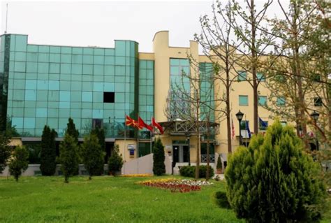 За 300 пакувања кокаин тешки 324 400 килограми четири лица под истрага Реален Медиум за Реални