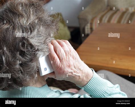 Oma Grau Fotos Und Bildmaterial In Hoher Auflösung Alamy