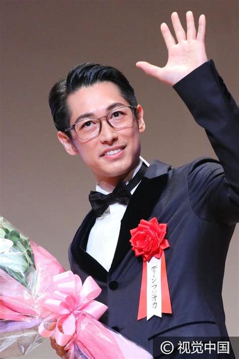 日星藤岡靛出席頒獎禮西裝領結氣質翩翩 曾和大s搭戲主演台灣偶像劇 每日頭條