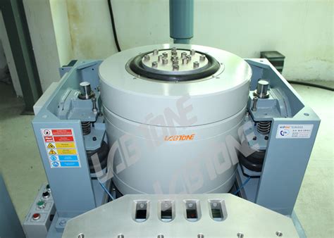 Astm D4728 Standard Vibration Table Testing Equipment With Vertical And