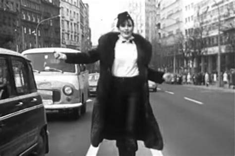 Tekst Pesme Sexy Dama Od Sla Ane Milo Evi