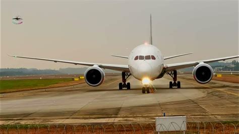 Lets Watch The Plane Together 長榮航空來到成都雙流機場追飛機的人 飛機 飛友日常 一起看飛機 手機原